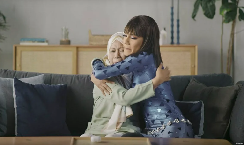 Samsung pulls Singapore ad featuring drag queen after community backla ...