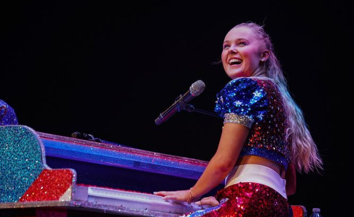 Jojo Siwa celebrates one year since coming out with message to fans ...
